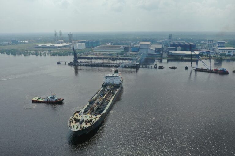 How Is Palm Oil Transported? From Plantation to Supermarket Shelf ...